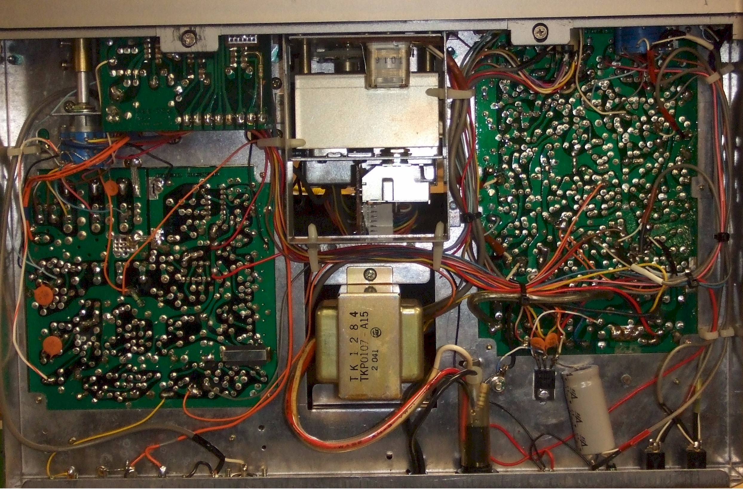 Realistic DX-302 Digital Readout Communications Receiver