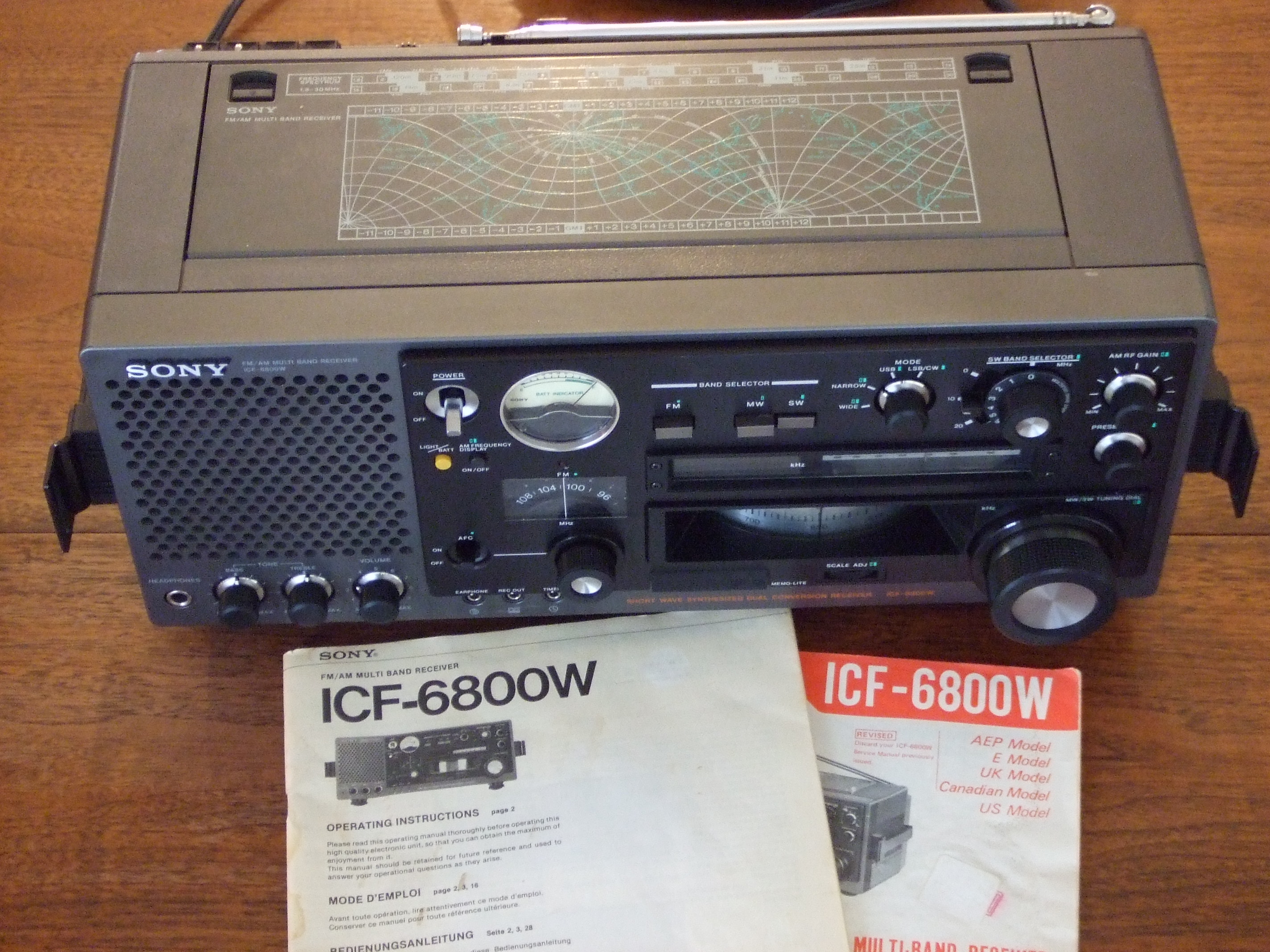 VINTAGE SONY ICF-6800W PORTABLE SHORTWAVE WORLD BAND RADIO